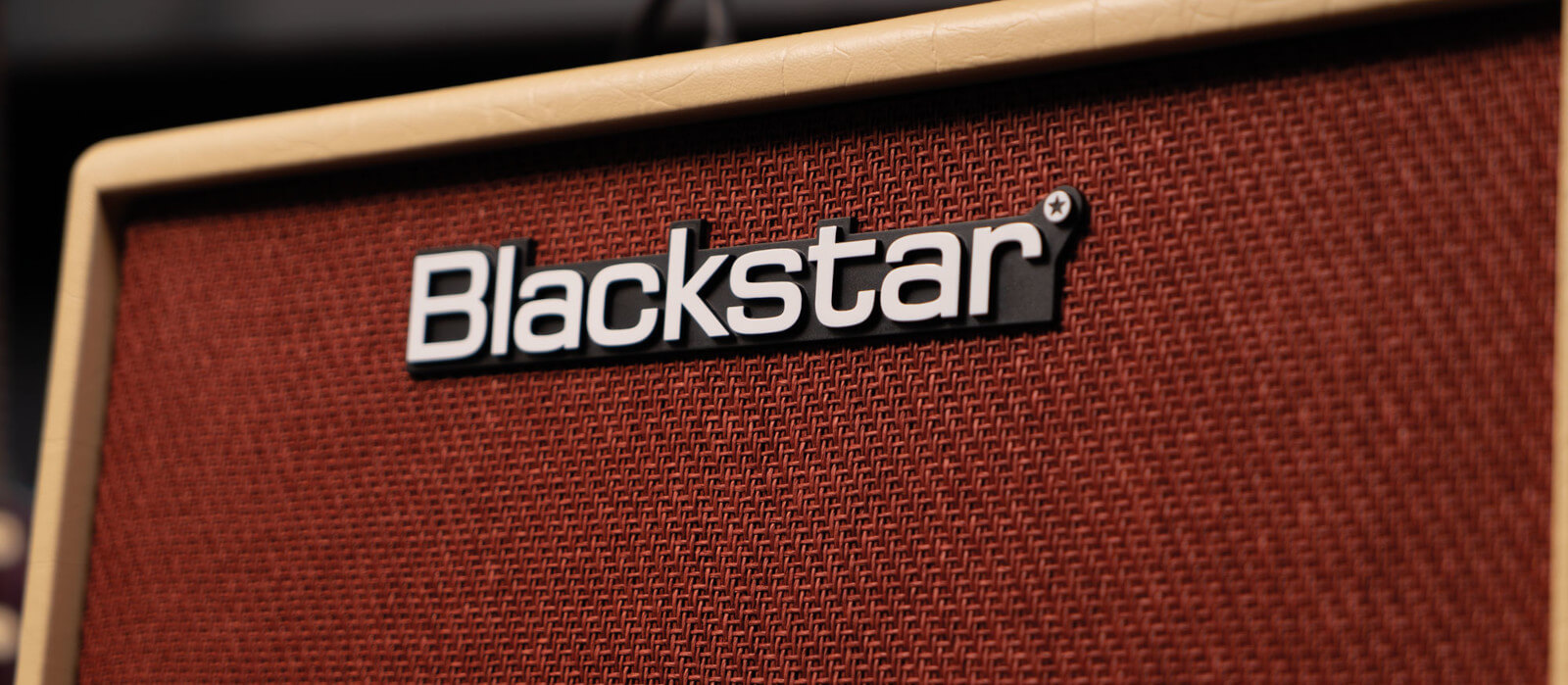 Debut 50R - Blackstar